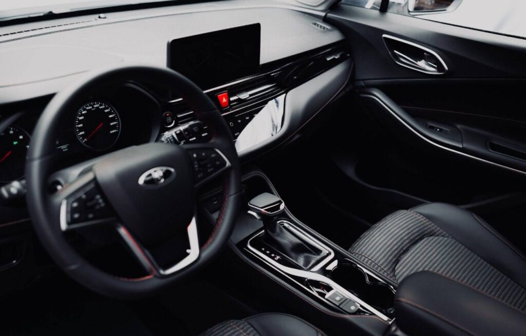 "Moskvich 3": what's in the cabin? The car turned out to be modern and ...