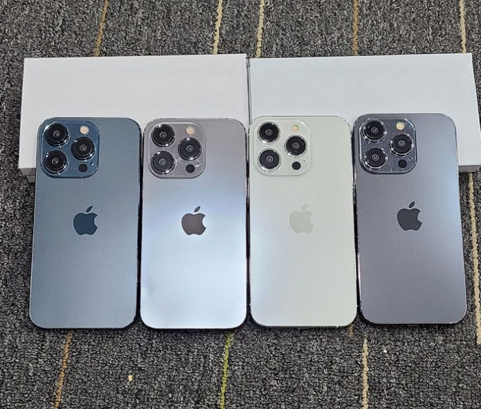 Exact layouts of the iPhone 15 and iPhone 15 Pro in all colors shown in ...