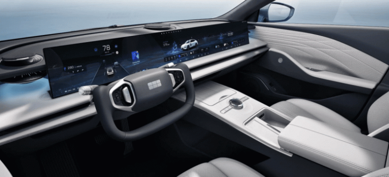 The new Geely received a 45-inch 8K screen, a steering wheel and an ...