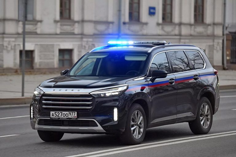 FSB switches to premium crossovers Exeed VX