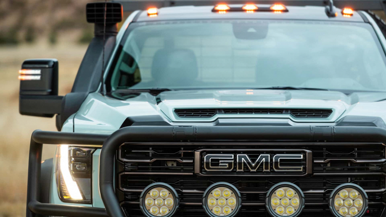 The most brutal modified GMC Sierra HD presented