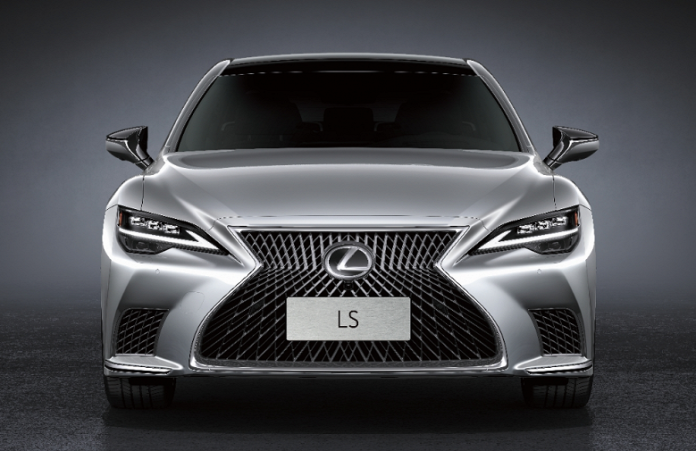 The flagship Lexus LS 2024 goes on sale in China.