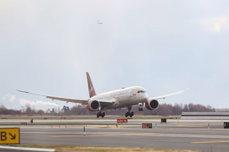 Virgin Boeing 787 powered by Rolls-Royce Trent 1000 engines makes first ...