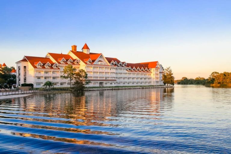 The Magic, 5 Unbeatable Benefits of Staying on Disney Property