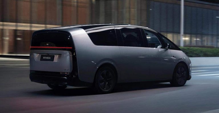 unique futuristic minivan Li Mega bestseller immediately after pre ...