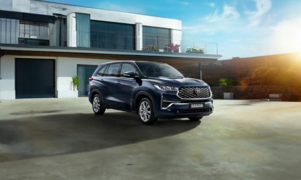 Toyota Innova Hycross Gets Feature-Packed GX (O) Petrol Variants