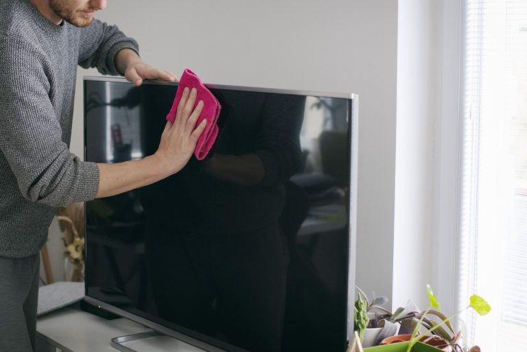 Cleaning Your Smart TV Screen Safely and Effectively
